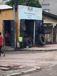 Nh (Brazzaville, Commune de Moungali, Rue Mayama), jant ve lastikçiler  Brazzaville'den