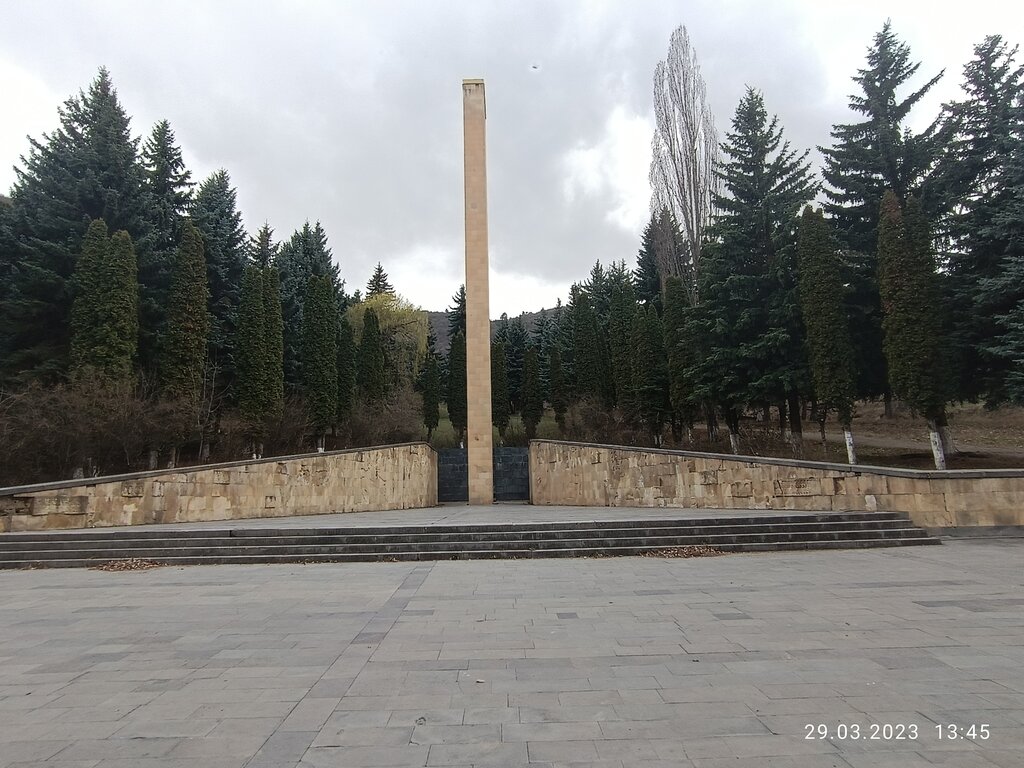 Anıt, heykel Monument of Victory May 9 and in Shushi, Vanadzor, foto