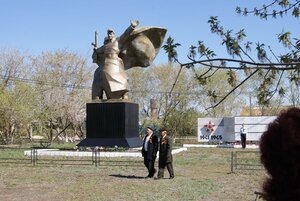 Воин-освободитель (Chelyabinsk Region, Varnenskiy okrug, selo Borodinovka, ploshchad Krasnykh partizan), anıt, heykel  Çeliabinskaya oblastından