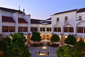 Pousada Convento Vila Viçosa (Convento das Chagas - Terreiro do Paco, Vila Vicosa), otel  Evora'dan