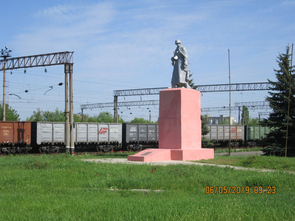 Anıt, heykel Солдату-освободителю города Горловка, Horlovka, foto