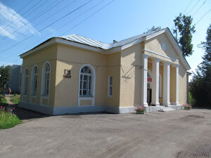 Tsentralnaya biblioteka im. A. S. Pushkina (prospekt Revolyutsii No:6А), kütüphaneler  Balahna'dan