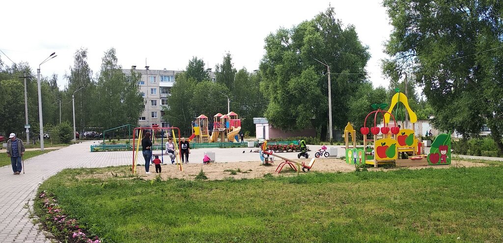 Oyun alanı Playground, Yaroslavskaya oblastı, foto