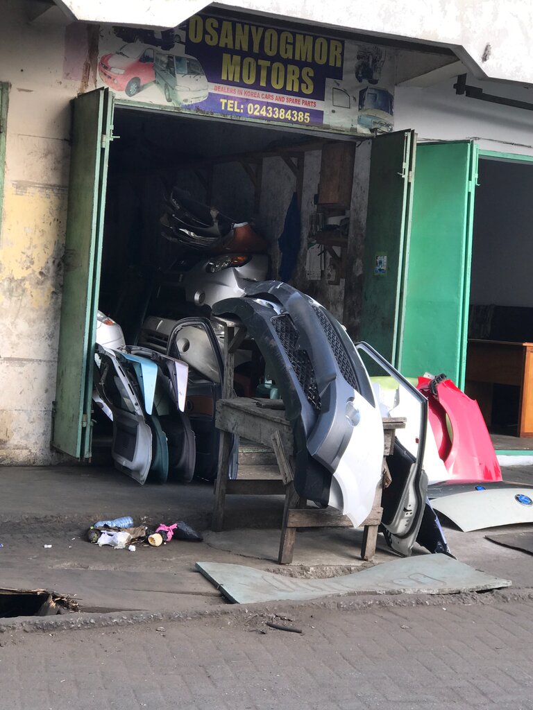 Otomobil yedek parçaları Osanyogmor Ent, Akra, foto