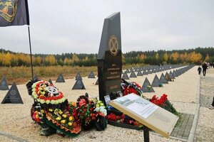 Аллея Славы Захоронение бойцов ЧВК Вагнер (Sverdlovsk Region, Beryozovskiy, Severnoye kladbishche), anıt, heykel  Beriozovski'den