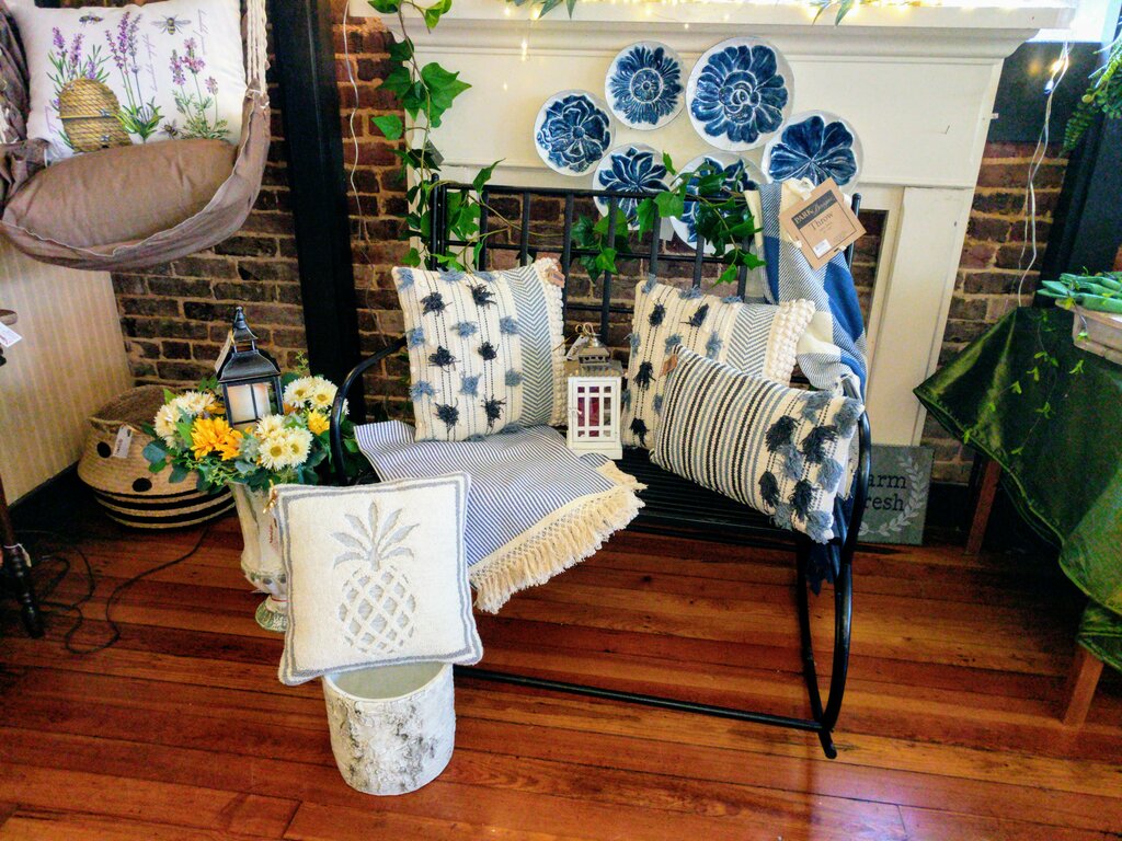 Yapay çam ağaçları ve süsleri Noelle, Tennessee Eyaleti, foto