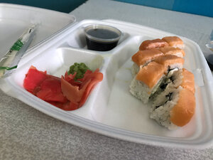 Sushi v Oktyabre (Revolyutsionny prospekt No:184/3), suşi restoranı  Pugaçov'dan