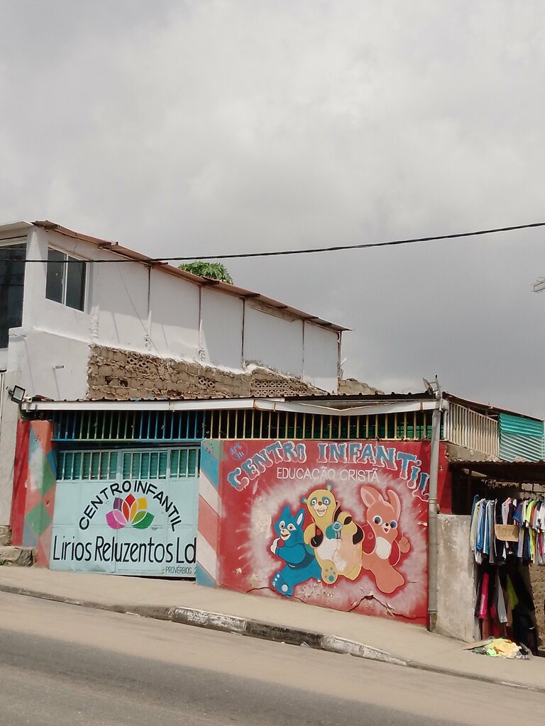 Anaokulları Centro Infantil Lirios Reluzentos, Loanda, foto