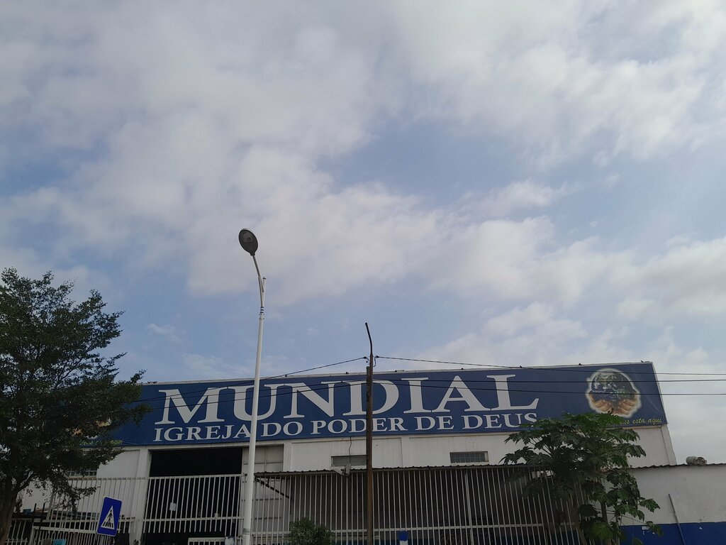 Protestan kilisesi Igreja Mundial do Poder de Deus, Loanda, foto