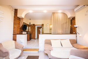 Kazantipskaya Hizhina (Центральная улица No:89Б, село Новоотрадное), otel  Kırım Cumhuriyeti'nden