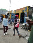 Afrique Etoile (Brazzaville, Commune de Moungali), oto lastik tamiri  Brazzaville'den