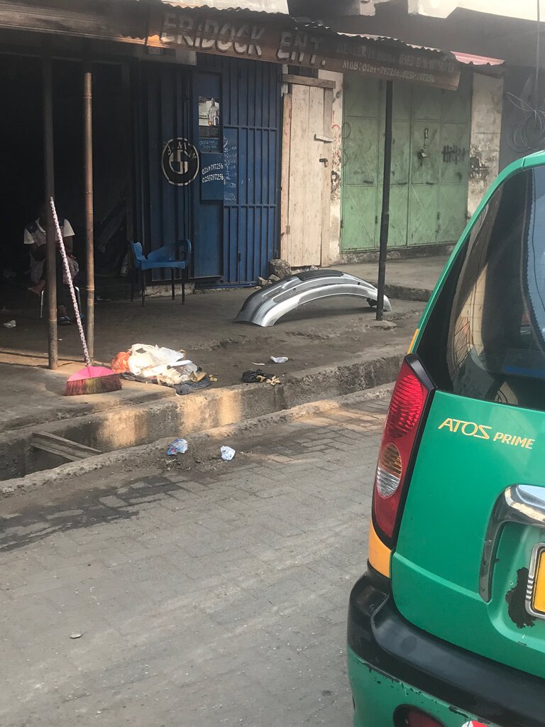 Otomobil yedek parçaları Eridock Ent, Akra, foto