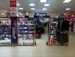 Asics (Ясная улица No:37А), ayakkabı mağazaları  Simferopol'dan (Akmescit'ten)