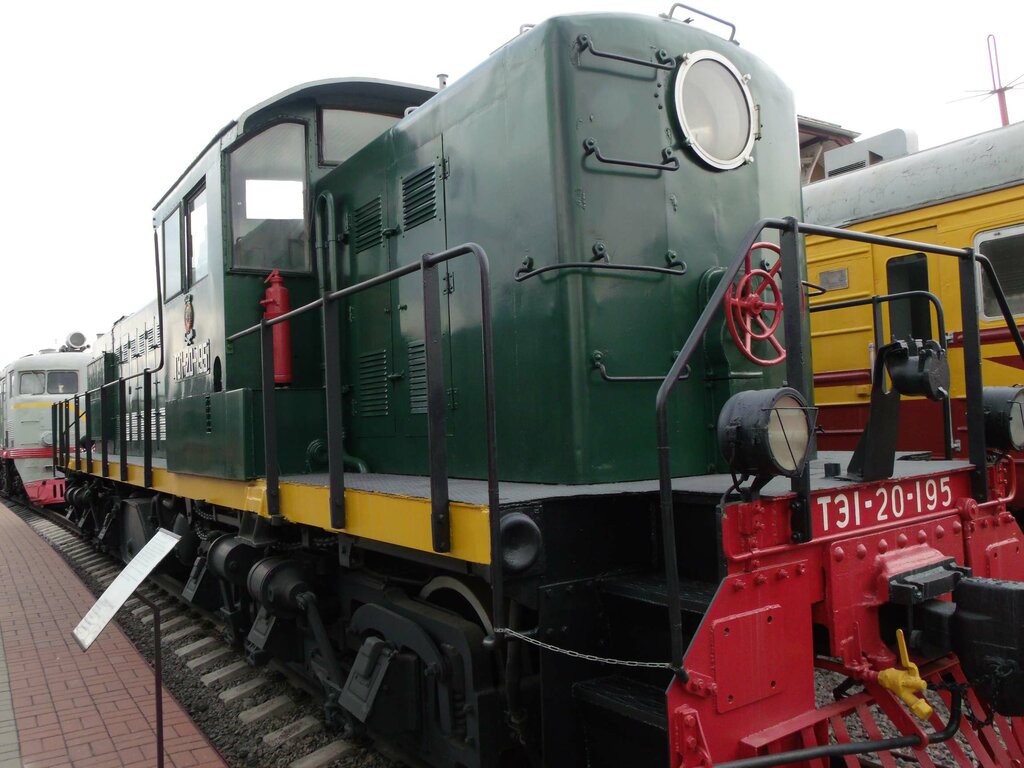 Park, sokak heykeli Тепловоз Тэ1-20, Moskova, foto