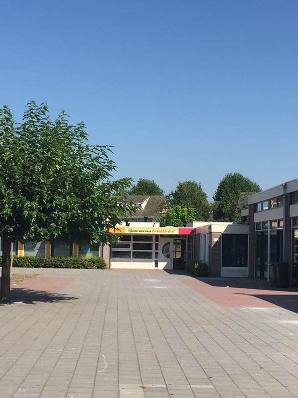 i̇lkokul Kindcentrum Beekrijk, Locatie De Muldershof, Dünya, foto