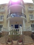 Strass (Gelendzhikskiy Avenue No:49Б), otel  Gelencik'ten