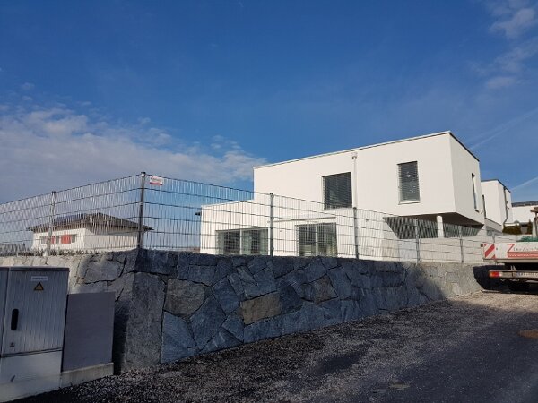 i̇nşaat firmaları Der Zaunprofi Julia Cservenka, Wels, foto