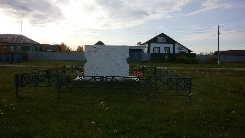Anıt, heykel Воинам Великой Отечественной войны, Tümen (Tiumenskaya) oblastı, foto