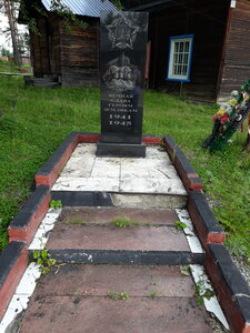 Героям-землякам (Amur Region, Tyndinskiy munitsipalny okrug, selo Pervomayskoye, Tsentralnaya ulitsa), anıt, heykel  Amursk Bölgesi'nden