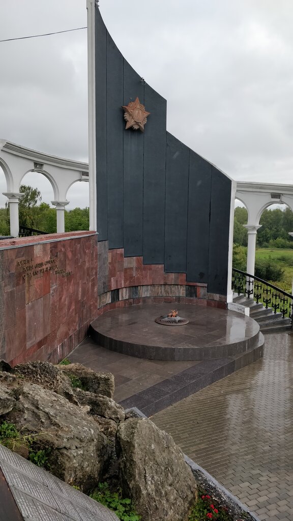 Anıt, heykel Мемориал Площадь памяти, Alabuğa, foto