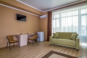 Apelsin (Primorskiy pereulok No:8В, stanitsa Golubitskaya), otel  Krasnodarski krayından