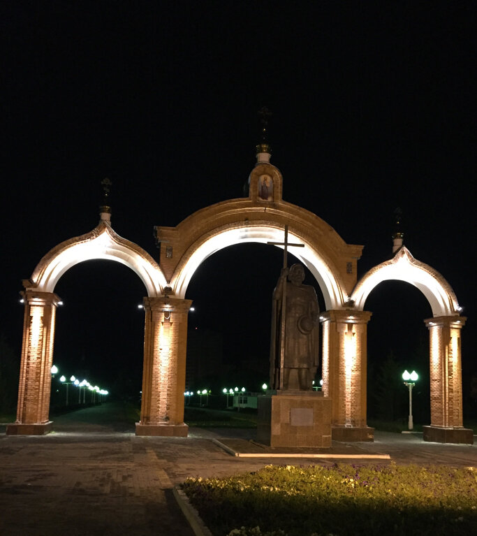 Anıt, heykel Князь Владимир, Novocheboksarsk, foto