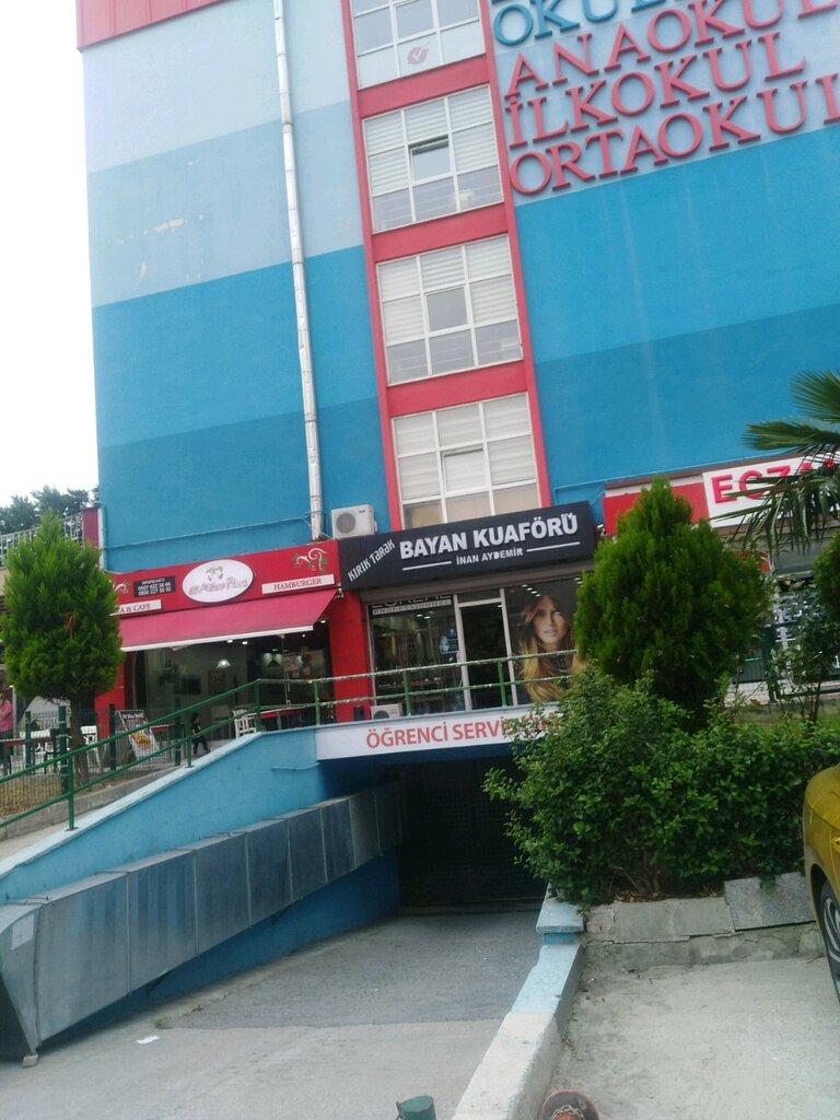 Kuaförler Kırık Tarak Bayan Kuaförü, İstanbul, foto