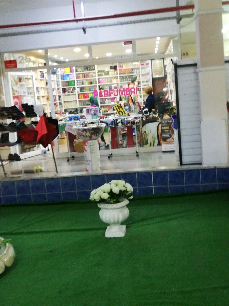 Kozmetik ve parfümeri mağazaları Tarko Parfümeri, İstanbul, foto
