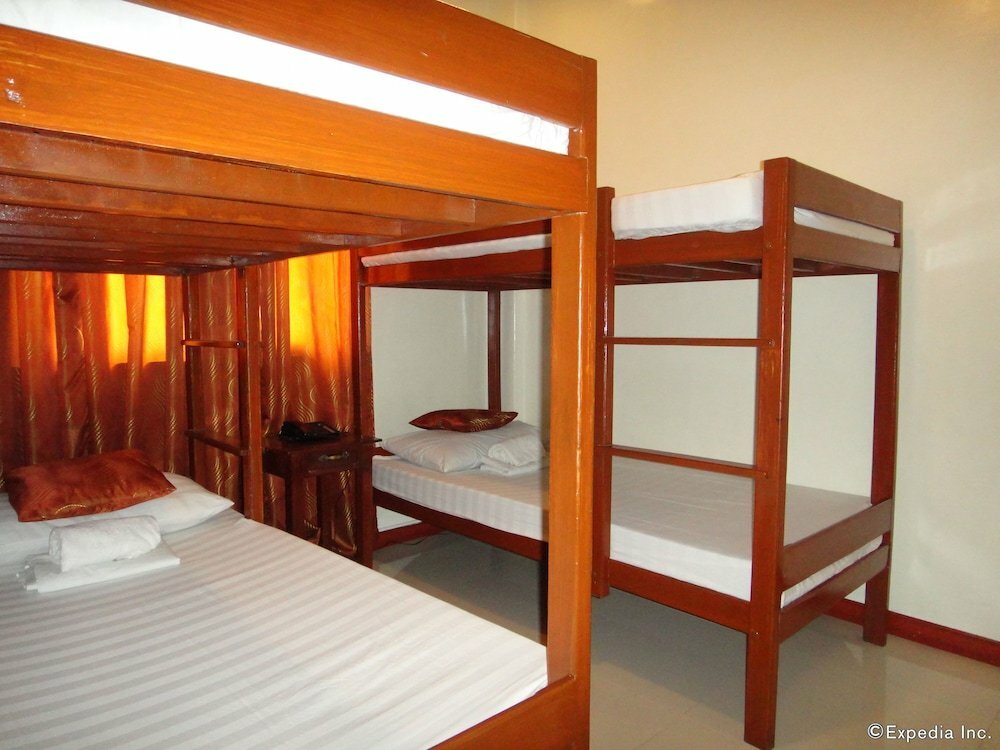 Otel Aquari Travellers Inn, Puerto Princess, foto