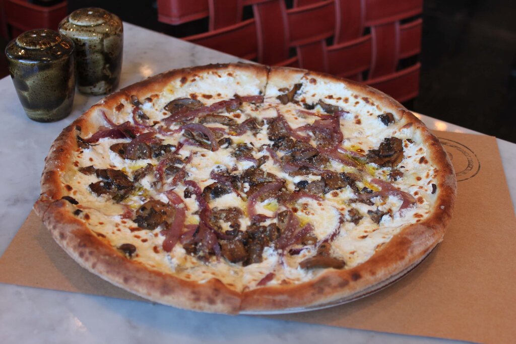 Pizzacılar Piattino: A Neighborhood Bistro, Summit, foto