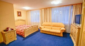 Polet (Aeroflotskaya ulitsa No:49, Surgut), otel  Surgut'tan