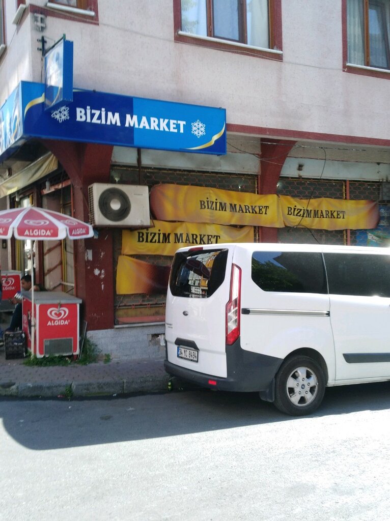 Market Bizim Market, İstanbul, foto