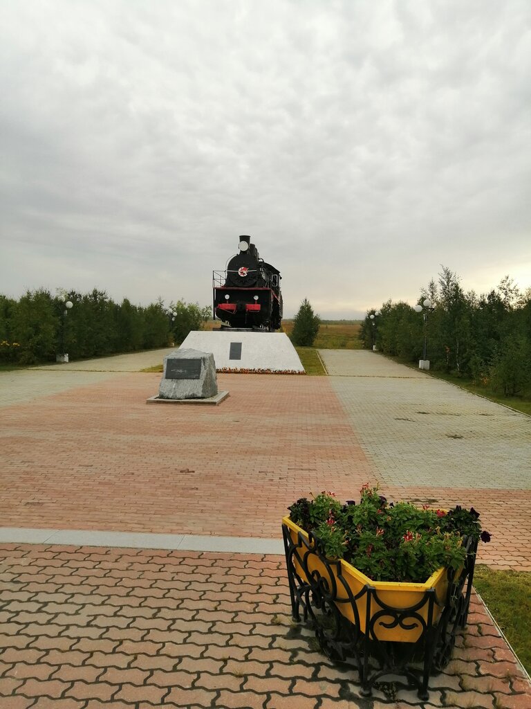 Anıt, heykel Мемориал 501-я стройка ГУЛАГ, Salehard, foto