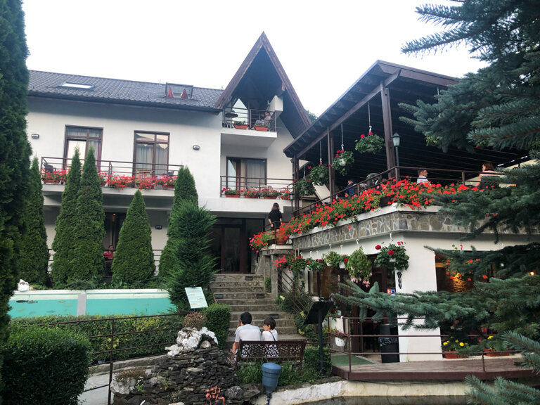Otel Izvorul cu Pastravi Hotel Busteni, Bükreş, foto