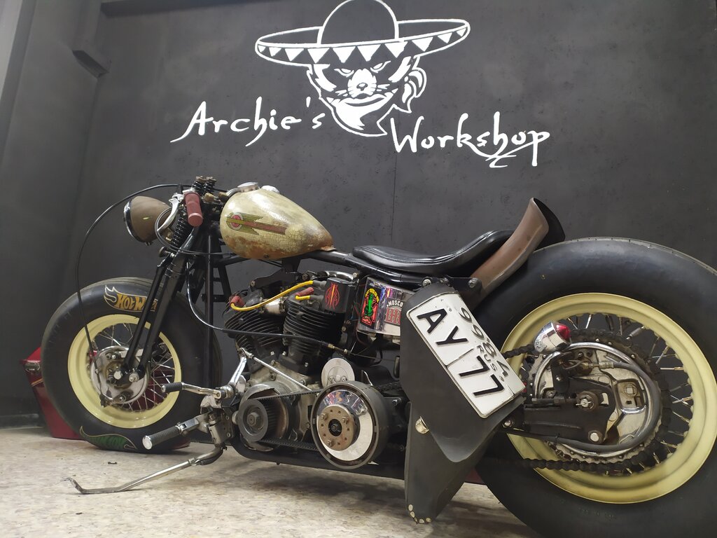 Motosiklet tamiri Archie's Workshop, Moskova, foto