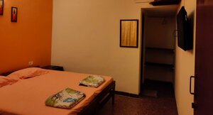 Hill View Rooms, Apts, Holiday Homes, in Anjuna, Goa (Goa, North Goa County, Bardez Subdistrict, Town of Anjuna), otel  Goa'dan