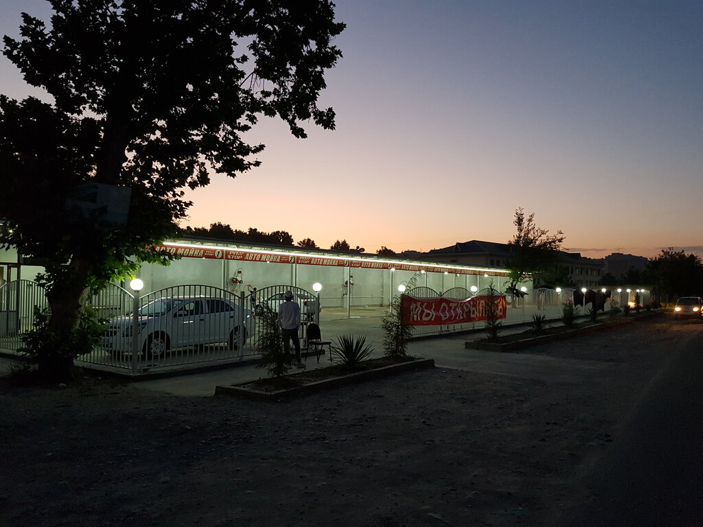 Oto yıkama Pit Stop, Semerkant, foto