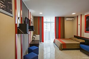 Rock Hotel First Line (Sherif Khimshiashvili Street No:15A), otel  Batum'dan