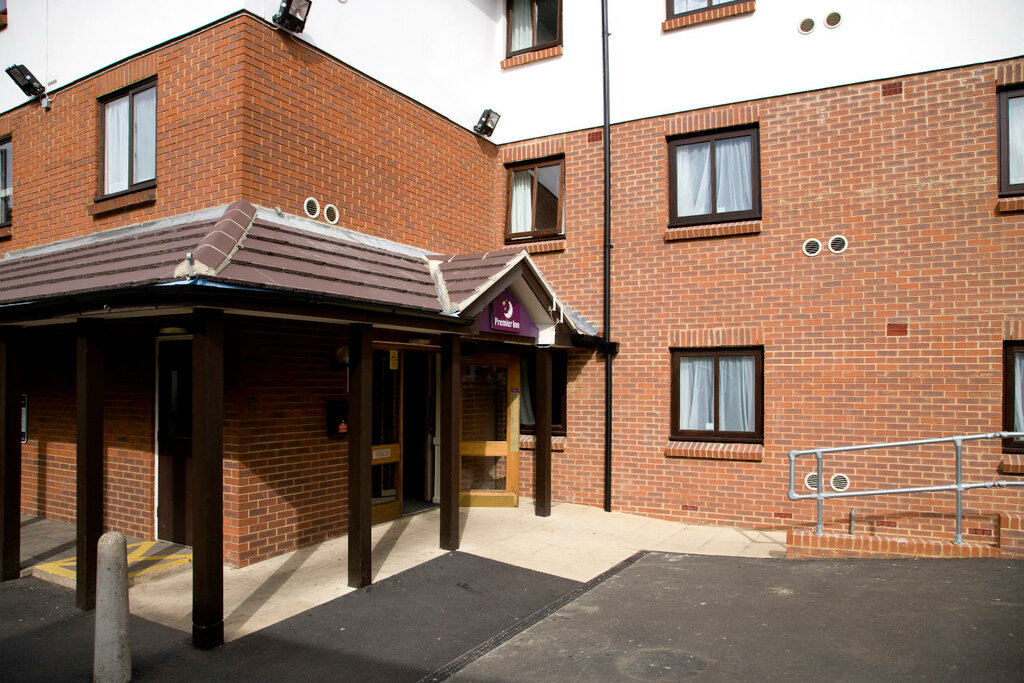 Otel Premier Inn London Hayes Heathrow, Londra, foto