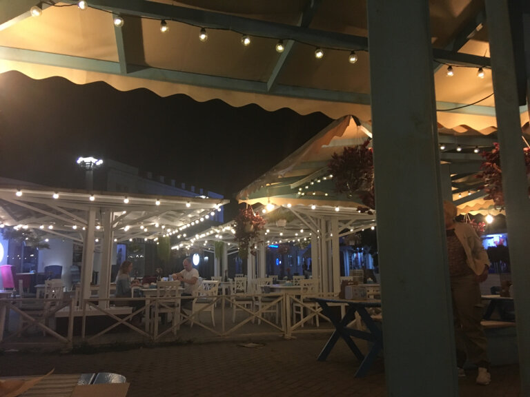 Kafe Tavern on the waterfront, Sevastopol, foto