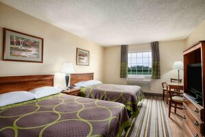 Super 8 by Wyndham Grayville (Indiana, Posey County, New Harmony), otel  İllinois'dan