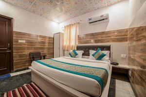 Pdr Shree Krishna (State of Uttar Pradesh, Greater Noida, Main Road), otel  Noida'dan