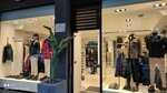 New Vertice Uomo (Apulia, Bari, Via de Rossi, 109), giyim mağazası  Puglia'dan