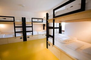 Amazigh Hostel (Faro, Aljezur, Rua da Ladeira, 5), otel  Faro'dan