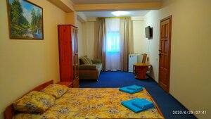 Suvenir (Алупкинское шоссе No:74Г, посёлок городского типа Гаспра), otel  Kırım Cumhuriyeti'nden