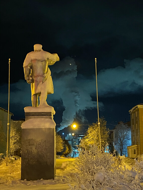 Anıt, heykel В.И. Ленин, Kovdor, foto