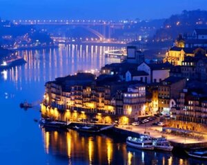 GuestReady - Climbing Loft (City of Porto, Rua de 31 de Janeiro), otel  Porto'dan