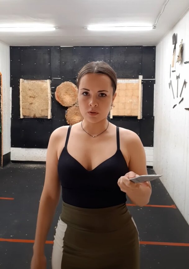 Spor ve eğlence merkezi Skanf - knife throwing club, Moskova, foto