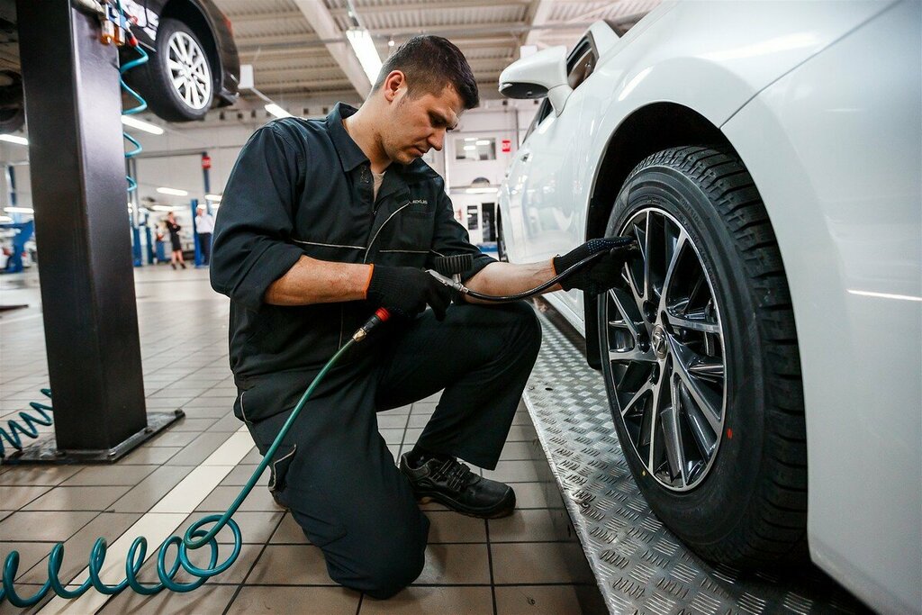 Otomobil satış galerileri Lexus Keyauto, Stavropolski krayı, foto