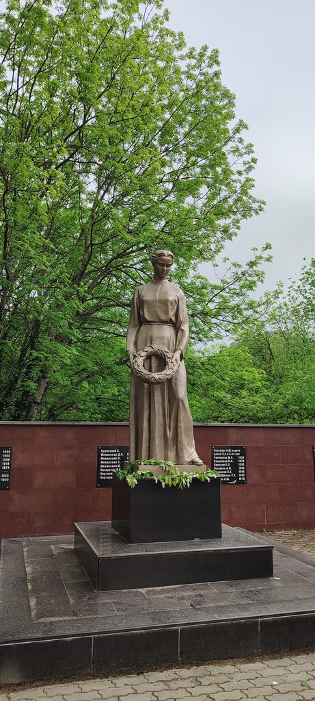 Anıt, heykel Скорбящая мать, Zheleznovodsk, foto